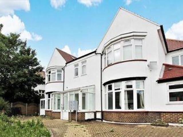 2 Bedrooms Semi detached house for sale in Green Lanes, London N21