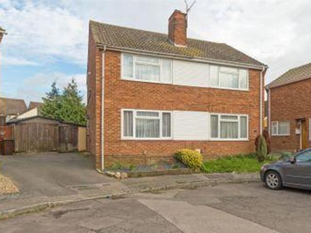 2 Bedrooms Semi detached house for sale in Dobbie Close, Milton Regis, Sittingbourne ME10