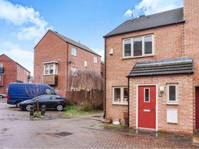2 Bedrooms Semi detached house for sale in Davy Road, Allerton Bywater, Castleford WF10