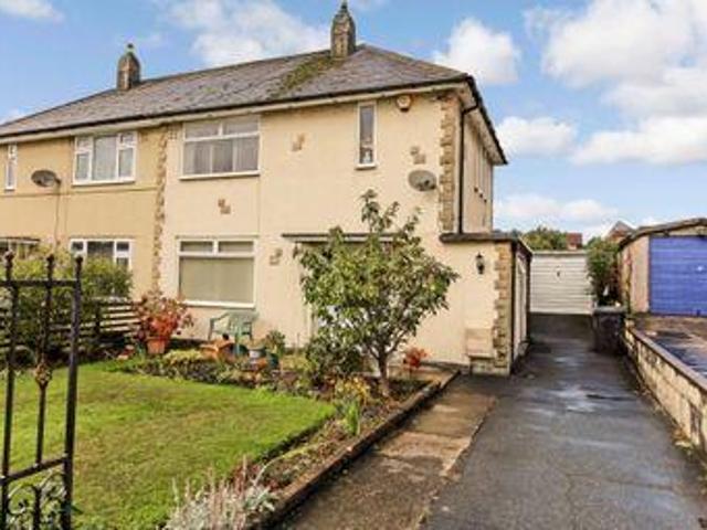 2 Bedrooms Semi detached house for sale in Deanswood Drive, Leeds LS17