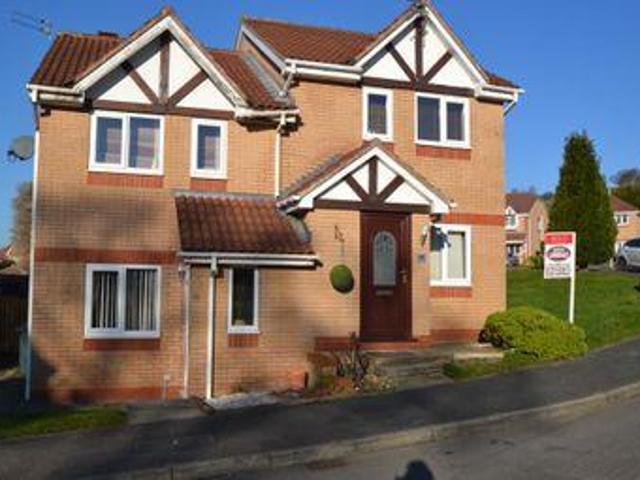 2 Bedrooms Semi detached house for sale in Drovers Way, Bradford BD2