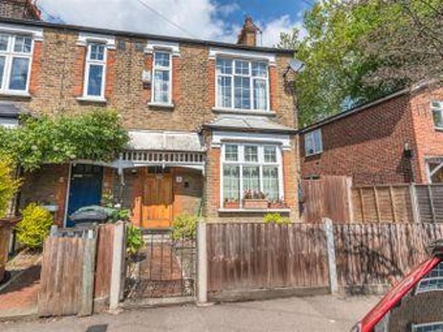 2 Bedrooms Semi detached house for sale in Forest Road, London E11