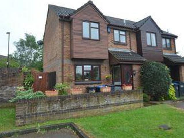 2 Bedrooms Semi detached house for sale in Fennel Close, Shirley Oaks Village, Croydon, Surrey CR0