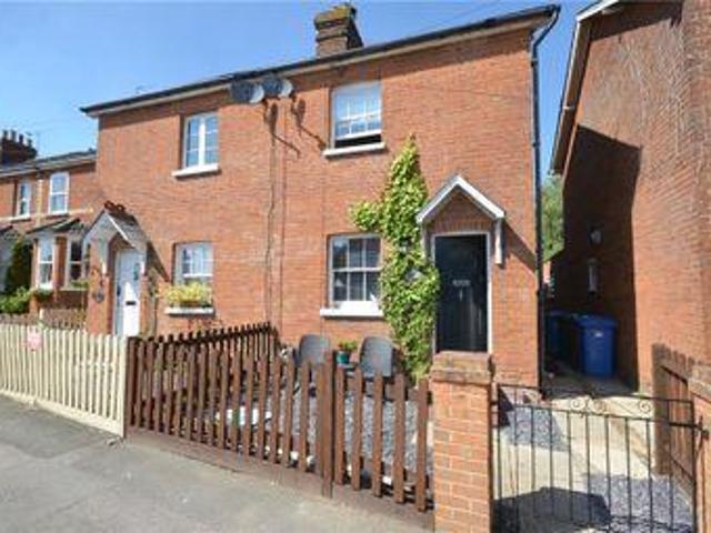 2 Bedrooms Semi detached house for sale in Honeysuckle Cottages, Forest Road, Binfield RG42