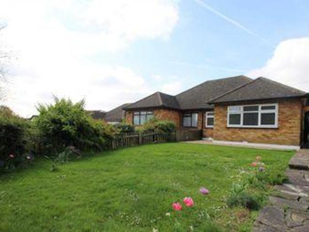 2 Bedrooms Semi detached house for sale in Havering Road, Romford RM1