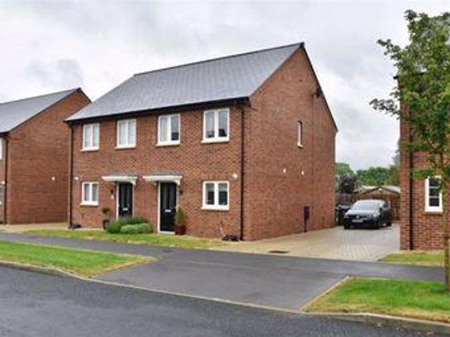 2 Bedrooms Semi detached house for sale in Heyford Park, Camp Road, Upper Heyford, Bicester OX25