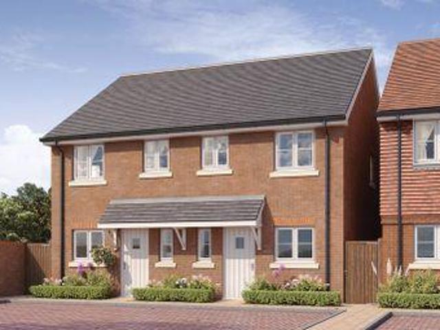 2 Bedrooms Semi detached house for sale in Hellingly Green, Hailsham, Kent BN27