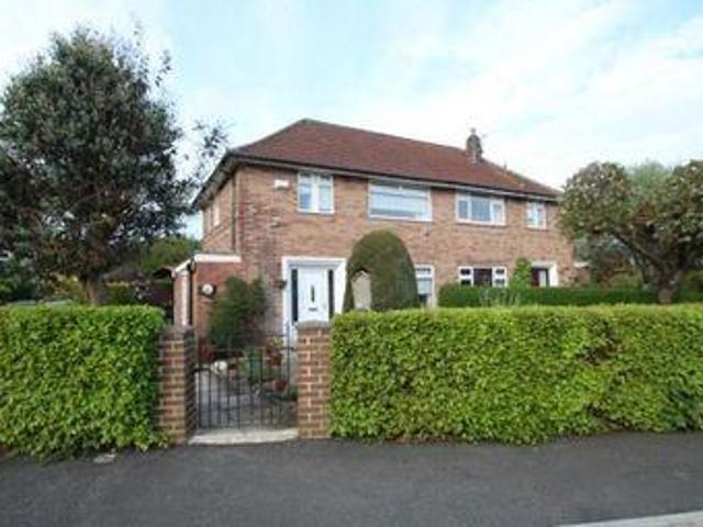 2 Bedrooms Semi detached house for sale in Iveson Crescent, Leeds LS16