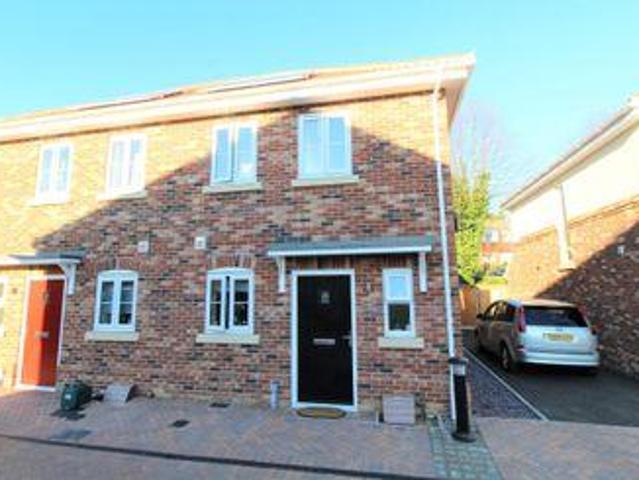 2 Bedrooms Semi detached house for sale in John Castle Way, Colchester CO2