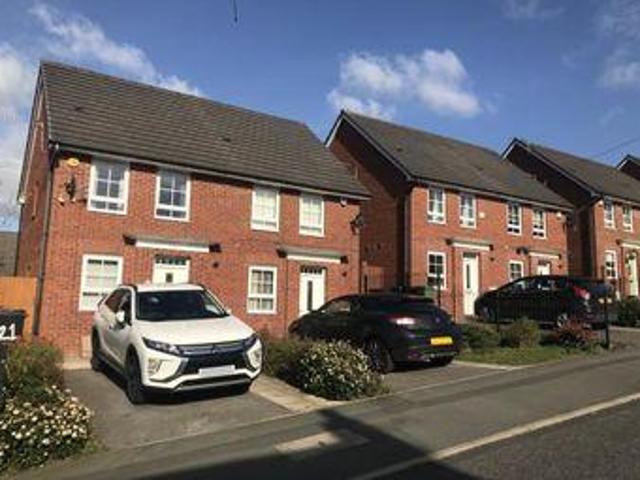 2 Bedrooms Semi detached house for sale in Johnson Street, Radcliffe, Manchester, Greater Manchester M26