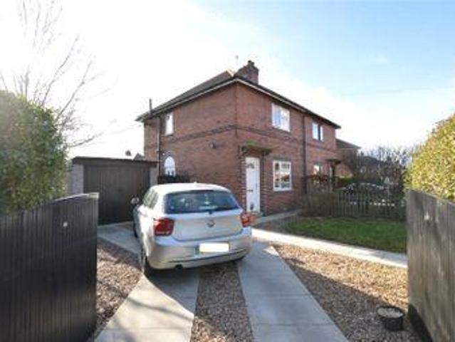 2 Bedrooms Semi detached house for sale in Oak Drive, Garforth, Leeds, West Yorkshire LS25