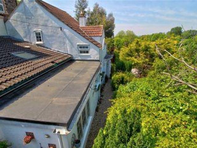 2 Bedrooms Semi detached house for sale in Lovells Hill, Hanham, Bristol BS15