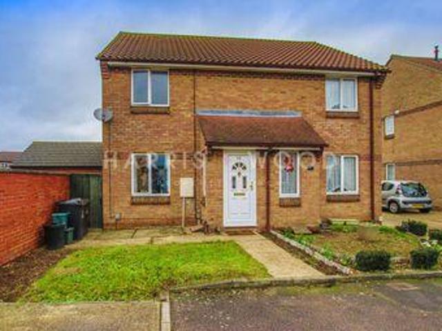 2 Bedrooms Semi detached house for sale in Longstraw Close, Stanway, Colchester CO3