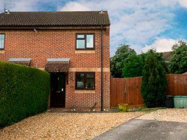 2 Bedrooms Semi detached house for sale in Larchside Close, Spencers Wood, Reading RG7