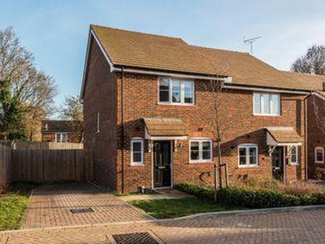 2 Bedrooms Semi detached house for sale in Leatherbottle Way, Storrington RH20