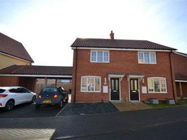 2 Bedrooms Semi detached house for sale in Legerton Drive, Legerton Drive, Clacton On Sea CO16
