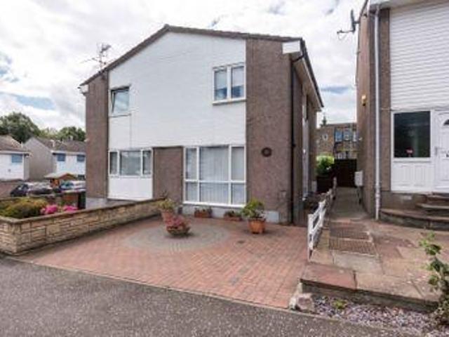 2 Bedrooms Semi detached house for sale in Lixmount Gardens, Trinity, Edinburgh EH5