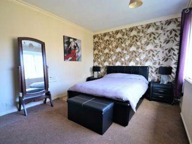 2 Bedrooms Semi detached house for sale in Lilac Avenue, Swinton, Manchester M27