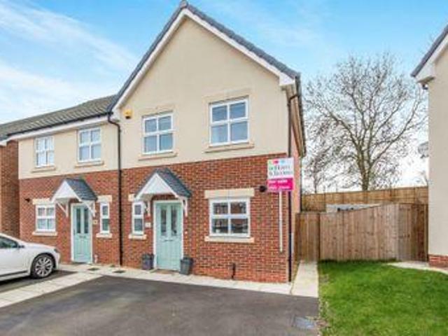 2 Bedrooms Semi detached house for sale in Mapplewell Road, Castleford WF10