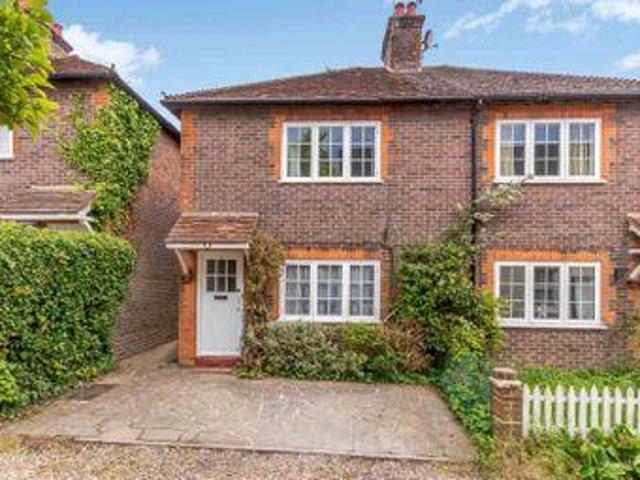 2 Bedrooms Semi detached house for sale in Melville Terrace, Fox Yard, Farnham GU9