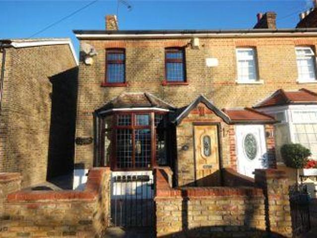 2 Bedrooms Semi detached house for sale in Mildmay Road, Romford RM7