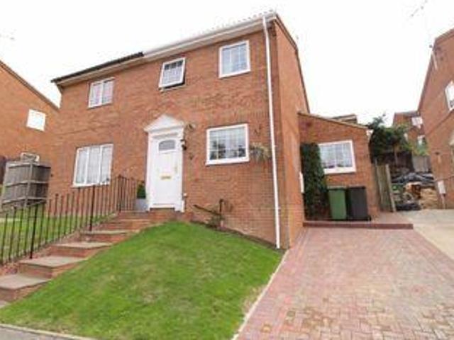 2 Bedrooms Semi detached house for sale in Muirfield Rise, St Leonards On Sea, East Sussex TN38