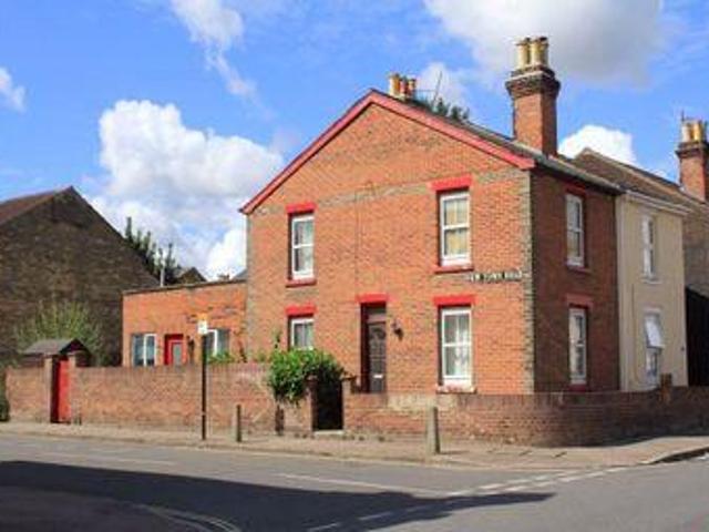 2 Bedrooms Semi detached house for sale in New Town Road, Colchester CO1