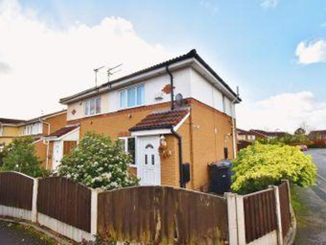 2 Bedrooms Semi detached house for sale in Newry Road, Eccles, Manchester M30