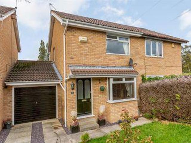 2 Bedrooms Semi detached house for sale in Nunnington Crescent, Harrogate HG3