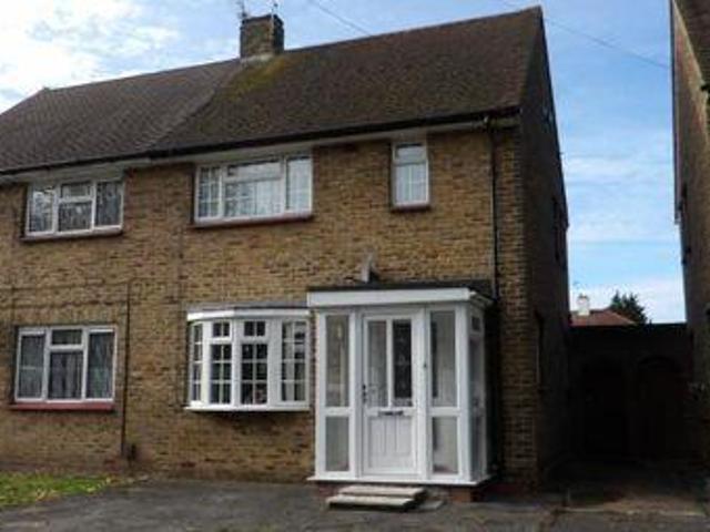 2 Bedrooms Semi detached house for sale in Southend On Sea, Essex. SS2