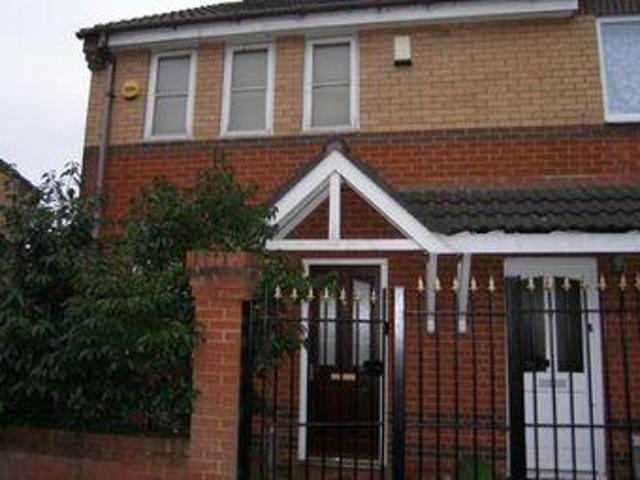 2 Bedrooms Semi detached house for sale in Satinwood Walk, Salford, Greater Manchester M3