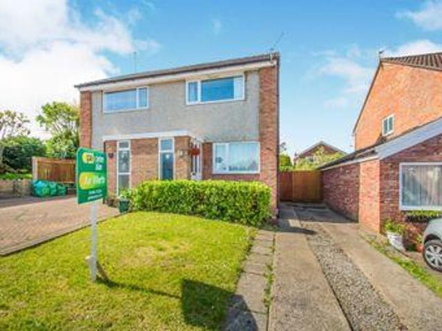 2 Bedrooms Semi detached house for sale in Sandringham Close, Barry CF62