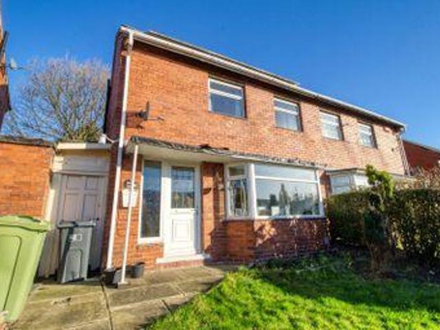 2 Bedrooms Semi detached house for sale in School Grove, Dewsbury WF13