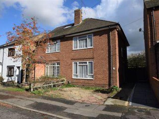 2 Bedrooms Semi detached house for sale in Sherborne Road, Farnborough GU14