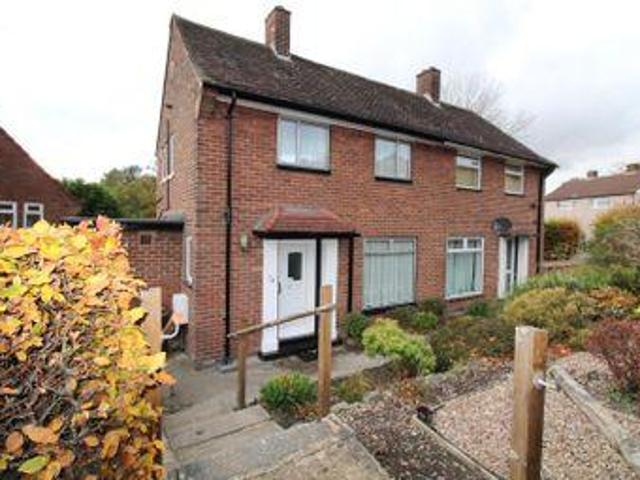 2 Bedrooms Semi detached house for sale in Silk Mill Drive, Horsforth, Leeds LS16