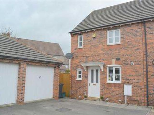 2 Bedrooms Semi detached house for sale in Spoonbill Close, Quedgeley, Gloucester GL2