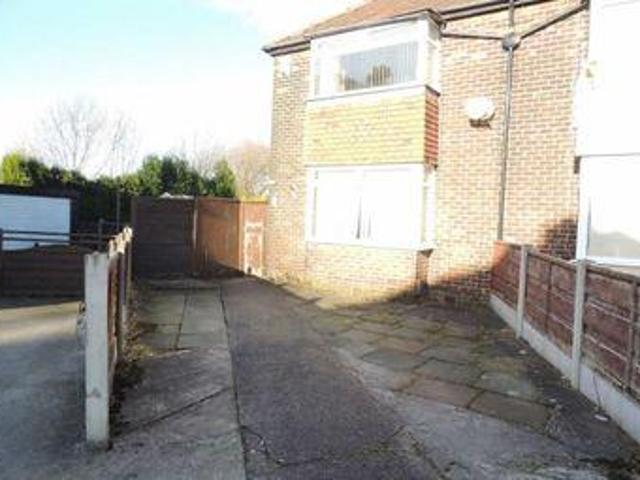 2 Bedrooms Semi detached house for sale in St Georges Gardens, Denton, Manchester M34