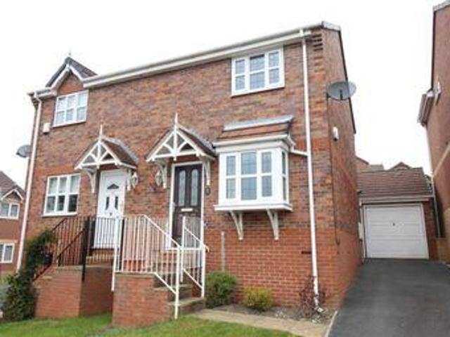 2 Bedrooms Semi detached house for sale in St James Mews, Armley LS12