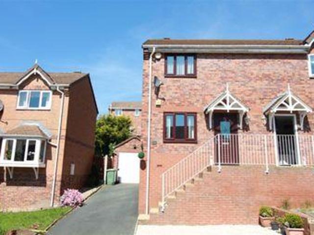 2 Bedrooms Semi detached house for sale in St. Marys Park Crescent, Leeds LS12