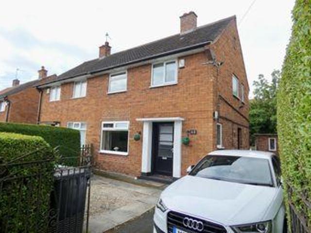 2 Bedrooms Semi detached house for sale in Stanks Parade, Leeds LS14