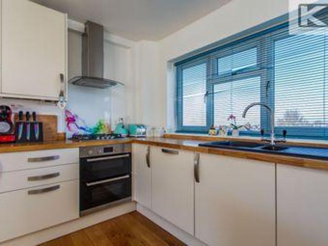 2 Bedrooms Semi detached house for sale in Stephens Road, Brighton BN1