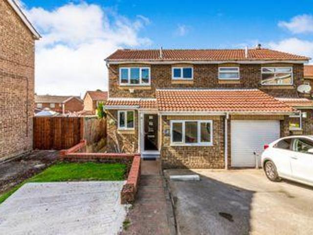 2 Bedrooms Semi detached house for sale in Steventon Road, Thrybergh, Rotherham S65