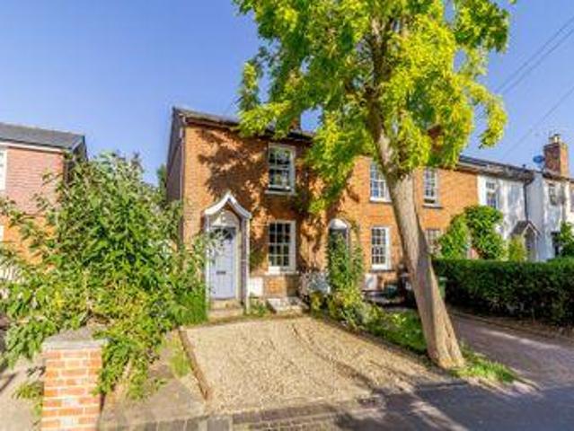 2 Bedrooms Semi detached house for sale in Stoke Fields, Guildford GU1