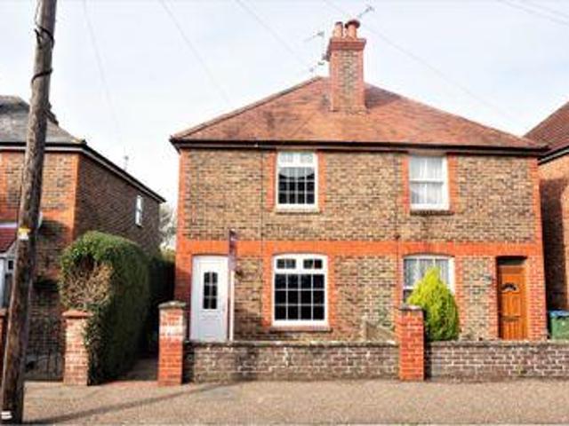 2 Bedrooms Semi detached house for sale in Purton Road, Horsham RH12