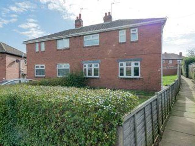 2 Bedrooms Semi detached house for sale in Queens Drive, Wrenthorpe WF2