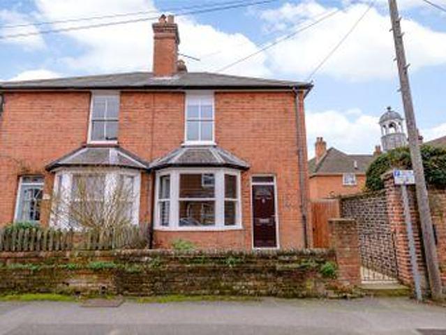 2 Bedrooms Semi detached house for sale in Queens Road, Guildford GU1