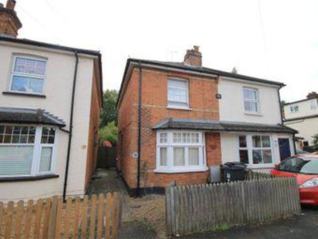 2 Bedrooms Semi detached house for sale in Royal Oak Road, Woking, Surrey GU21