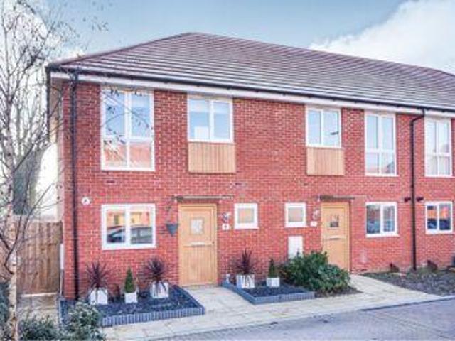 2 Bedrooms Semi detached house for sale in Radio Court, Southend On Sea SS2