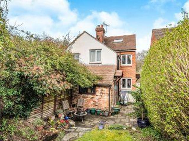 2 Bedrooms Semi detached house for sale in Rickford, Guildford GU3