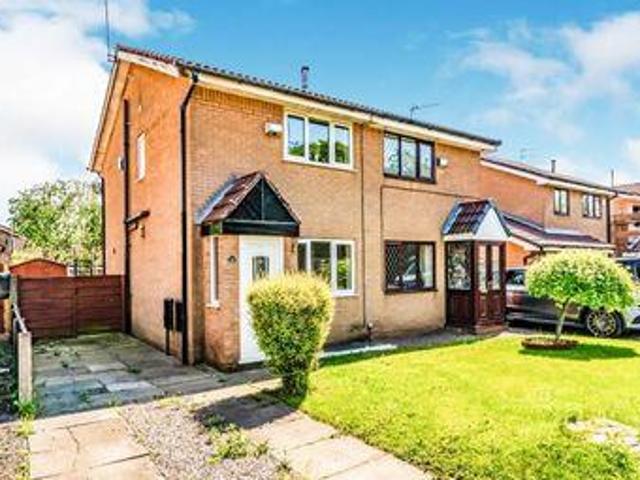 2 Bedrooms Semi detached house for sale in Woodhill Road, Bury, Greater Manchester BL8